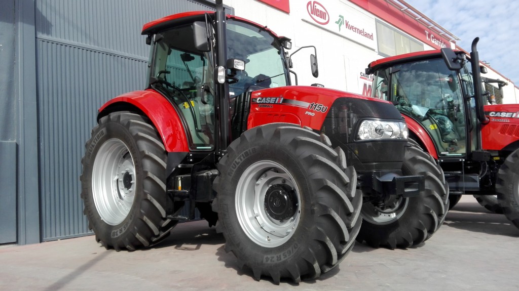 Tractores agrícolas Case IH Farmall 115 C | Agromaquinaria.es