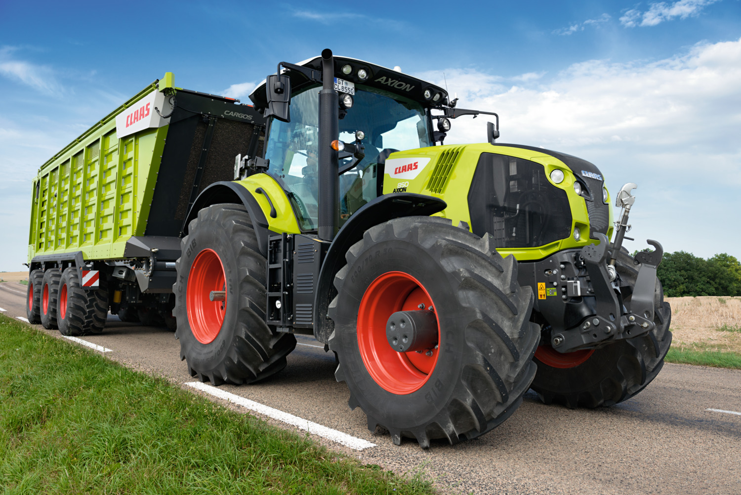 ARION 600/500 y AXION 800 ahora con motores fase V | Agromaquinaria.es